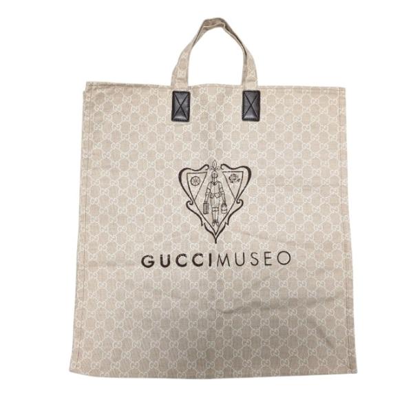 ブランド：グッチ商品名： トートバッグ型番：283415ライン：GG 付属品：なし 原産国：ITALY サイズ： W45cm H47cm D13cmカラー： ベージュダークブラウン素材：  キャンバス程度：  A'（中古美品）  コメント・...