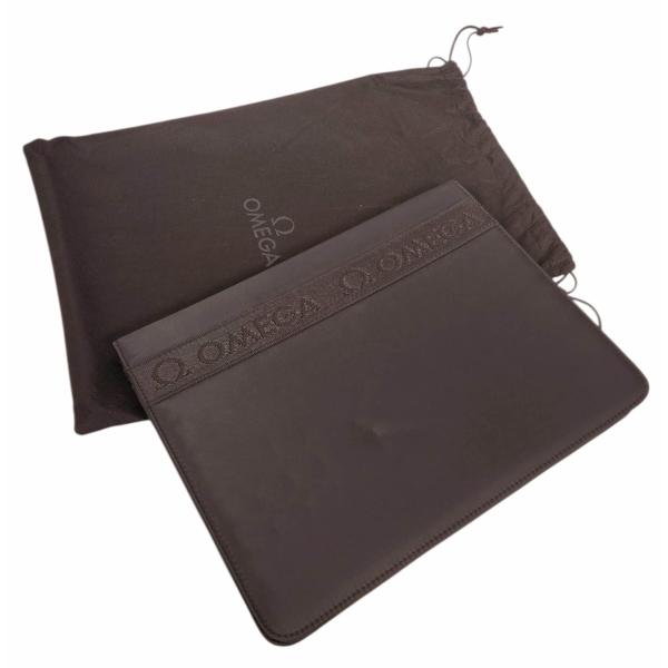 ブランド：オメガ商品名：手帳カバー 付属品：ノート、保存袋  サイズ： 約W26×H34.5×D3ｃｍカラー：ダークブラウン程度： 未使用   コメント・・・オメガの手帳カバーです。オリジナルノートが１冊ついております。  状態・・・ 使用...