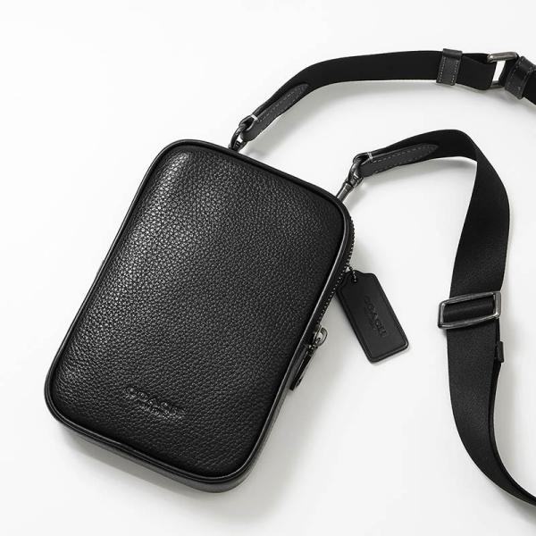 ■商品情報ブランド： COACH / コーチ品番　： CS044 QB/BKサイズ： 約 H18.5×W12.5×D3 cm重さ　： 約 270 gショルダー長さ： 約 94〜149 cm仕様　： 内側オープンポケット×1、ショルダー太さ ...