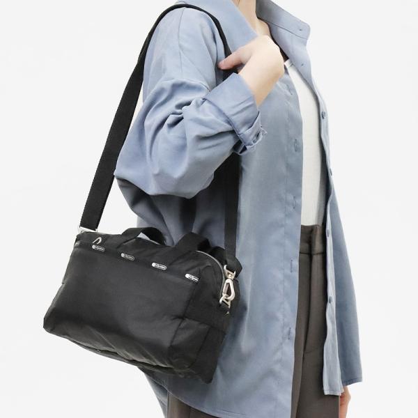 ■商品情報ブランド： LeSportsac / レスポートサック品番　： 2273 C363 / TRUE BLACK Cサイズ： 約 H19×W23×D13 cm重さ　： 約 230 gショルダー長さ： 約 77〜140 cm持ち手長さ：...