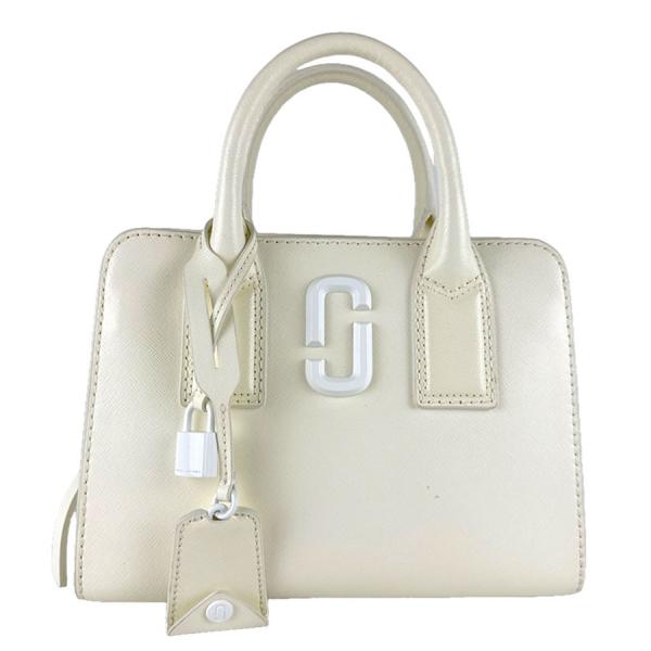 ■商品状態： 【外・表面】焼け、汚れ、スレ【外・ハンドル-ストラップ】焼け、薄汚れ、汚れ、スレ【内側】汚れ、ほつれ、変色【金具部分】小キズ、剥がれ■商品ランク： AB / 程度の良い中古品：多少使用感はございますが、キズや汚れが少なめで比較...