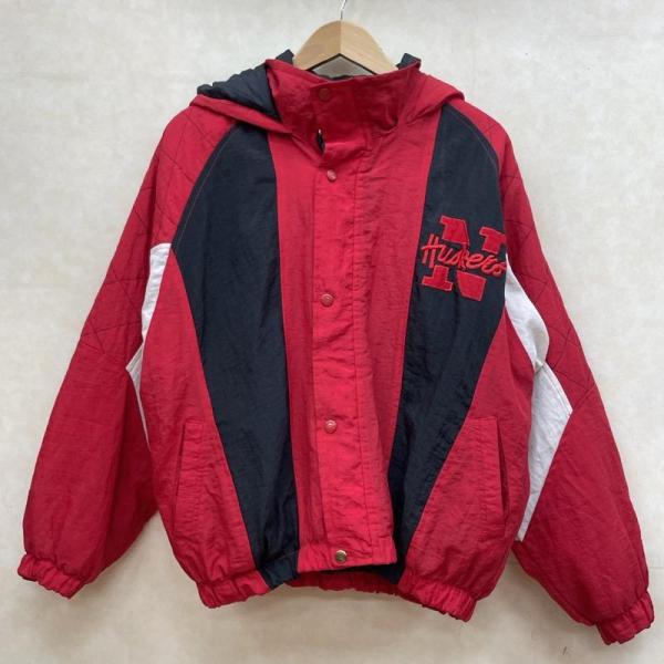 メーカー：スターター / STARTER形状：ジャケット、上着 / ジャンパー、ブルゾンサイズ：表記サイズ：-着丈：62 cm、身幅：66 cm、裄丈：84 cmカラー：赤 / レッド柄 / パターン：素材：商品状態：使用感があり、汚れやダ...