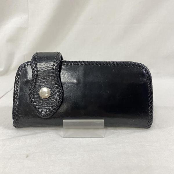 メーカー：サード / SAAD形状：財布 / 長財布サイズ：表記サイズ：-縦：9 cm、横：19.5 cmカラー：黒 / ブラック柄 / パターン：無地素材：商品状態：使用感があり、汚れやダメージがあるお品物です。※程度・状態に関しては、当...