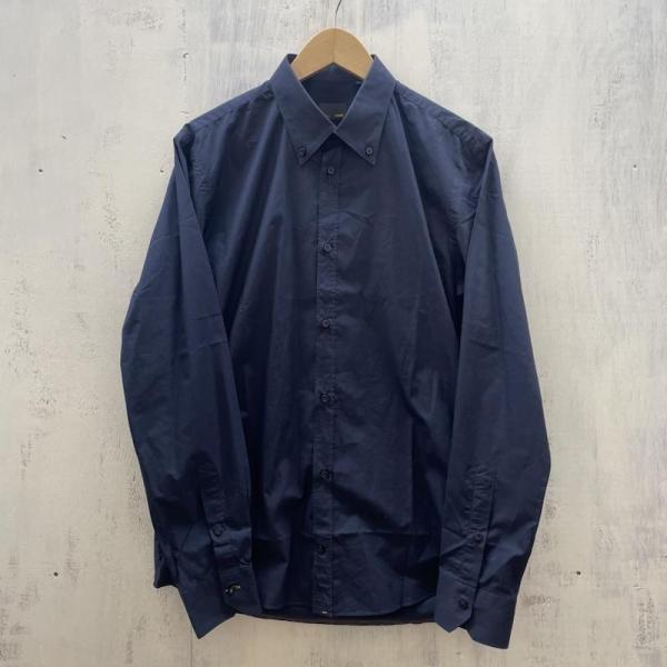 メーカー：フェンディ / FENDI形状：シャツ、ブラウス / 長袖サイズ：表記サイズ：40肩幅：45 cm、袖丈：65 cm、着丈：76 cm、身幅：53 cmカラー：紺 / ネイビー柄 / パターン：素材：商品状態：着用感がありますが、...