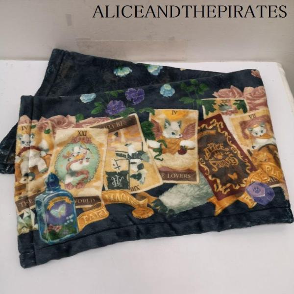 メーカー：アリスアンドザパイレーツ / ALICEANDTHEPIRATES形状：その他ファッション小物サイズ：表記サイズ：-縦：90 cm、横：65 cmカラー：柄 / パターン：素材：商品状態：多少の使用感はありますが、汚れやダメージも...