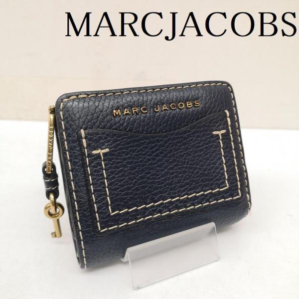 メーカー：マークジェイコブス / MARCJACOBS形状：財布 / 二つ折りサイズ：表記サイズ：-縦：9.5 cm、横：10.7 cmカラー：紺 / ネイビー、えんじ / ワインレッド柄 / パターン：素材：商品状態：着用感がありますが、...