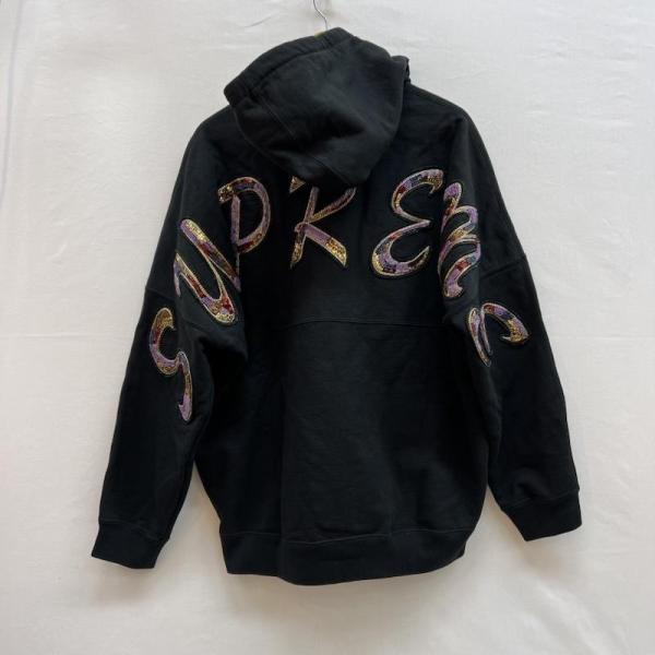 メーカー：シュプリーム / Supreme形状：パーカー / 長袖サイズ：表記サイズ：M着丈：68 cm、身幅：66 cm、裄丈：86 cmカラー：黒 / ブラック柄 / パターン：素材：画像参照商品状態：着用感がありますが、汚れやダメージ...