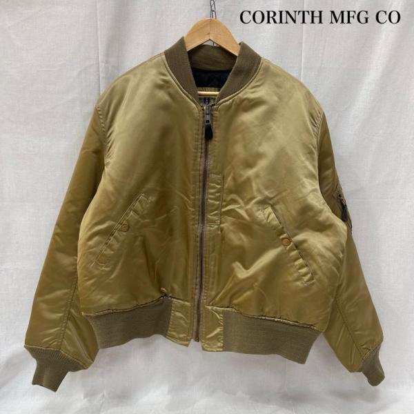 メーカー：コリンズ / CORINTH MFG CO形状：ジャケット、上着 / フライトジャケットサイズ：表記サイズ：L肩幅：49 cm、袖丈：71.5 cm、着丈：60 cm、身幅：63 cmカラー：金 / ゴールド柄 / パターン：ロゴ...