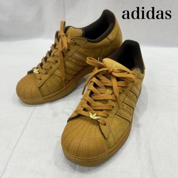 メーカー：アディダス / adidas形状：スニーカー / スニーカーサイズ：表記サイズ：27.5cmカラー：ベージュ / ベージュ柄 / パターン：無地、ロゴ、文字素材：素材タグ無し商品状態：着用感がありますが、汚れやダメージが比較的少な...