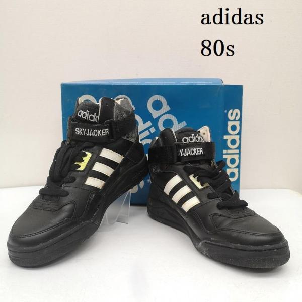 メーカー：アディダス / adidas形状：その他シューズサイズ：表記サイズ：25.5cmカラー：黒 / ブラック柄 / パターン：素材：商品状態：使用感やダメージがかなりある、もしくは使用に難があるお品物です。※程度・状態に関しては、当店...