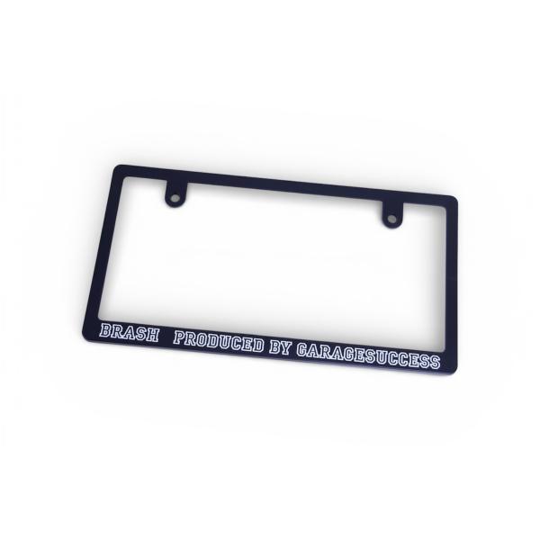 本体 サイズ: 17.5cm x 33.7cm素材: ABS樹脂製注意事項フロント・リアでご使用の場合は２枚購入をお願い致します・普通自動車のリアはフレームの封印部分をカットして取り付け可能です。材質：ABS樹脂 UVプリント【車検対応品】...