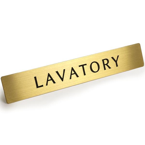 「本物の真鍮を使ったプレート」一般的には樹脂で作られた真鍮風のプレートが多い中、当商品は本物の真鍮を採用することで、本物ならではの質感と味わいを感じていただけます。時と共に、より一層深みが増すことををお楽しみいただけると思います。「サイズに...