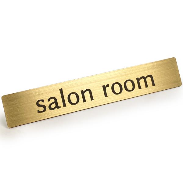 「本物の真鍮を使ったプレート」一般的には樹脂で作られた真鍮風のプレートが多い中、当商品は本物の真鍮を採用することで、本物ならではの質感と味わいを感じていただけます。時と共に、より一層深みが増すことををお楽しみいただけると思います。「サイズに...