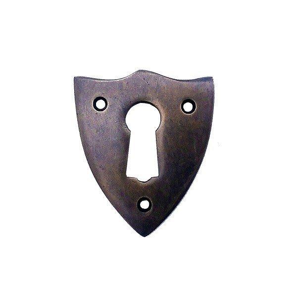 キーホール R047サイズ： 幅30ｘ高38ｍｍ材質真鍮カラーアンティークゴールド(color:antique)付属品ふすま釘（鉄製、黒色）　長さ16ｍｍ商品の特徴オイルステイン塗装です。着色には炭、植物オイルを使用しています。炭の含有量に...