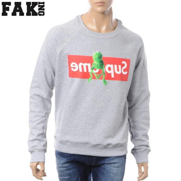 フェイキング FAKING クルーネックスウェット メンズ FAK050 グレー■商品説明話題の某有名ストリートブランドと、世界中で親しまれるアメリカ生まれのキャラクターをデザインに落とし込んだパロディ要素たっぷりなスウェット。パロディだか...