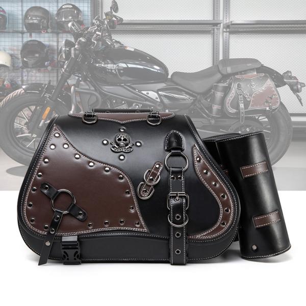 アシンメトリーなバイカラーデザインがおしゃれなバイクバッグ。黒をベースカラーに、ブラウンのレザー、リベット、メタルのスカルなどで装飾し、パンクな雰囲気を醸し出しています。丈夫な造りと大容量の収納空間。ドレスアップと利便性を兼ね備えた、優秀な...
