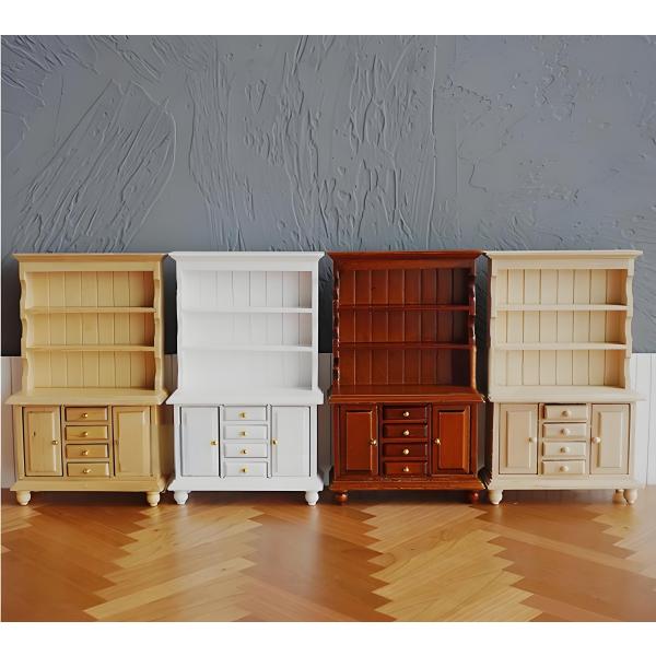 1/12スケールのミニチュアキャビネットで、OB11・BJDドールハウスにぴったりのリアル家具アイテム。リビングの本棚やキッチンの収納棚として、シーンに合わせて自由にディスプレイ可能！扉や引き出しが一部開閉できる仕様で、リアルな再現度も抜群...