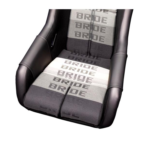 シート生地の保護に！ズレにくい設計で、サイドサポート部分をがっちりガード！乗り降りの擦れで傷みやすいサイドサポート部分を守るサイドプロテクター。本皮と比べると滑りにくい合皮（PVレザー）ですが、比較的滑りやすい素材を選んで使用していますので...