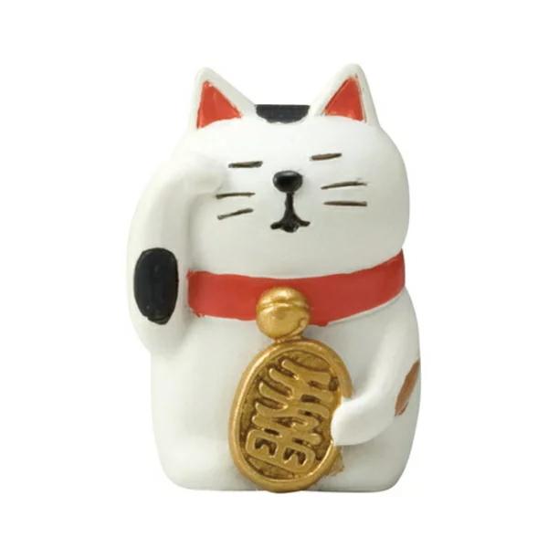 日当たりのよい店先では店番の猫もついうとうと。。。福を招いているのか、それとも顔を洗っているのか、どっちなんでしょう。☆サイズ 28×26×H40mm ☆素材 ポリレジン☆かわいいコンコンブルのマスコット☆ひとつで飾っても、たくさん集めてデ...