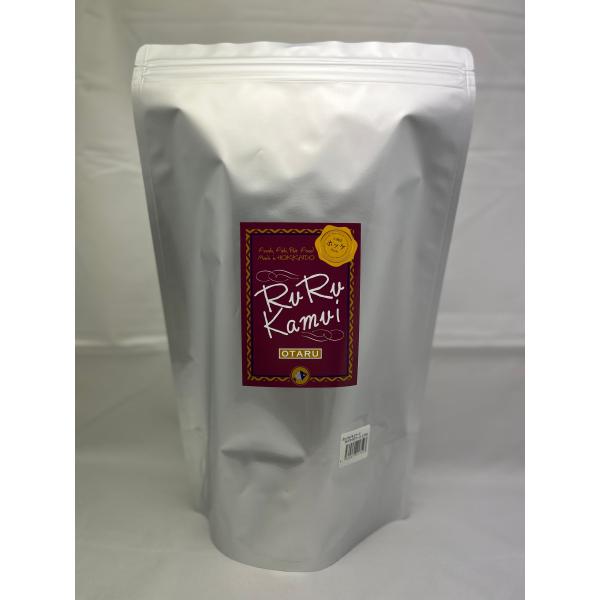 北海道小樽漁港で水揚げされた新鮮なホッケのみを主タンパク源に、栄養たっぷりの北海道野菜を主に厳選し、自社工場で製造された穀物不使用ドッグフードです。よりアレルギーに配慮し、サツマイモベースで完成しました。　ホッケの特徴は魚類の中でもタンパク...