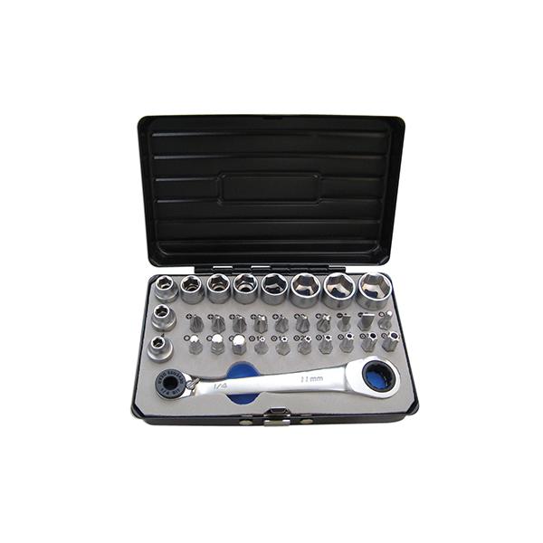 高品質、薄型ソケットとビットセット 31pc内容 20 x 18mm S2 クロムメッキビット: プラス - Ph1/Ph2x2/Ph3、PzDrive Pz1/Pz2/Pz3、フラット 4mm/6mm、六角 3/4/5/6mm、スター改ざ...