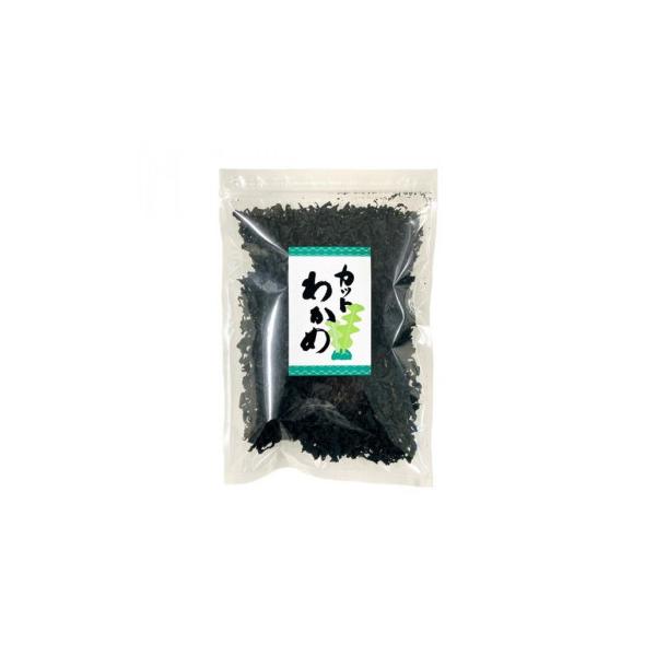食べ易いサイズにカットしたわかめを乾燥させたものです。簡単に水戻しすることができ、手軽に利用できます。サラダ、汁物、酢物などにご使用いただけます。