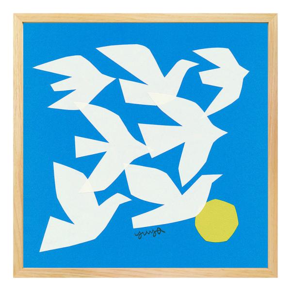 切り絵作家 YUYA（ユウヤ）「FLYING BIRDS」シンプルでありながら、あたたかな手の痕跡が残るモダンアート。生活空間をおしゃれに演出してくれます。ナチュラルな作風と天然木フレームの組み合わせで、お部屋に優しい雰囲気を与えてくれるア...