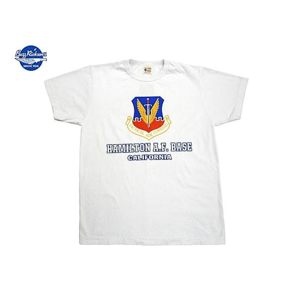 フライトジャケットだけでなく、チノパンやカットアイテムでも評判を得ている"BUZZ RICKSON'S"。ミリタリーアイテムを得意としているだけあり、しっかりとした縫製や生地の使い方が人気の秘訣です。その東洋エンタープライズ、「BUZZ R...