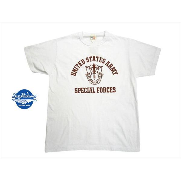 フライトジャケットだけでなく、チノパンやカットアイテムでも評判を得ている"BUZZ RICKSON'S"。ミリタリーアイテムを得意としているだけあり、しっかりとした縫製や生地の使い方が人気の秘訣です。その東洋エンタープライズ、「BUZZ R...