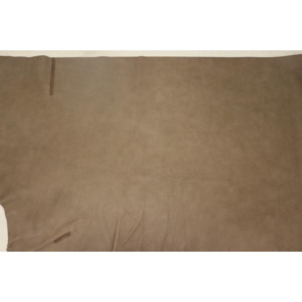 ■商品詳細イタリアを代表するラグジュアリーブランドより上質なクロムレザーを入荷いたしました！  天然革らしいシボ感がお楽しみいただけるシュリンク加工です加工：シュリンク加工なめし：クロムなめし厚さ：1.5ミリmm革の種類：牛革手触り：ソフト...