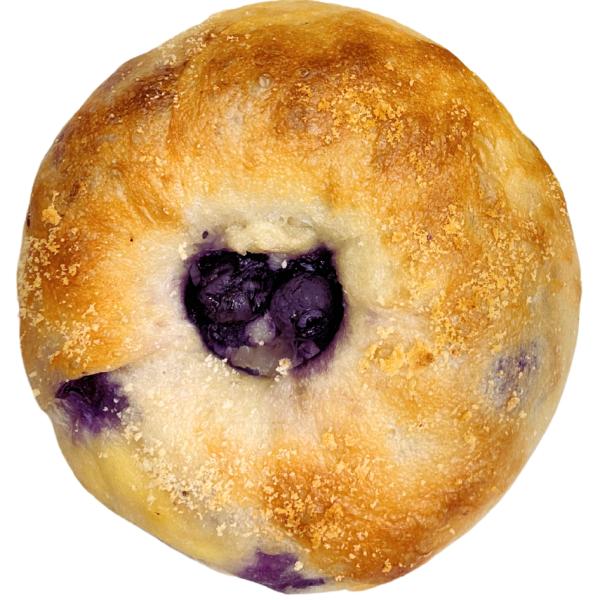 国産小麦で作ったしっとり柔らかい生地に、ブルーベリーとクリームチーズとチョコレートを包んで焼き上げました。