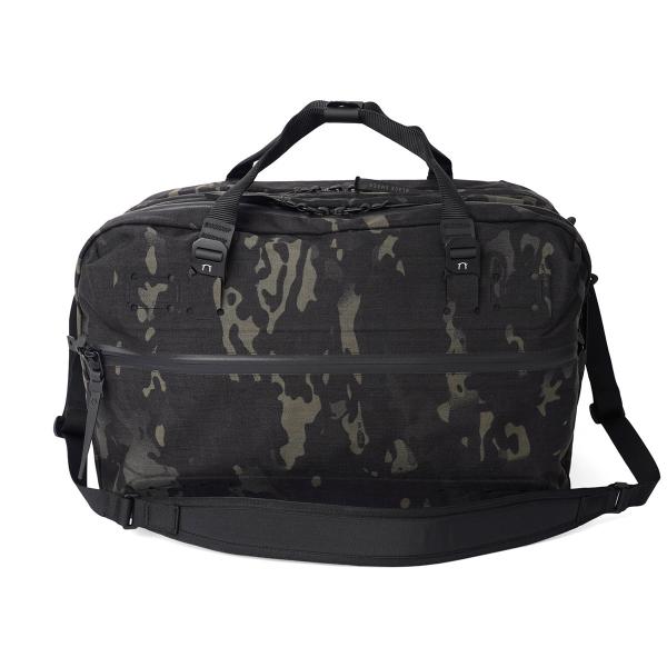 落ち着いた色合いのカモフラージュパターンが施された500デニールコーデュラナイロン素材を使用した、バックパック、ソフトブリーフ、ショルダーバッグの3WAYビジネスバッグ。15インチまでのラップトップやビジネスツールを収納できるポケットを機能...