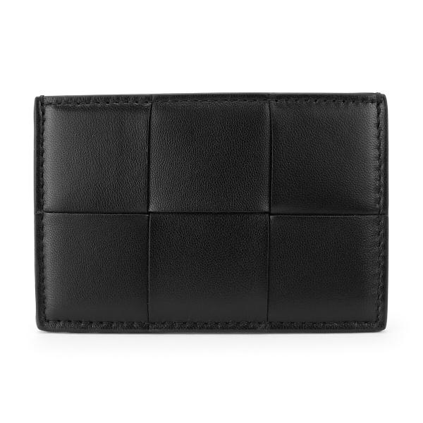 【発売日：2025年06月30日】定番のイントレチャートを現代的に解釈したマキシイントレチャートのカードケース。太い短冊形のレザーを垂直に編み込んだデザインがモード感を高める一品。交通系ICカードや使用頻度の高いカードを収納するのに最適。ス...