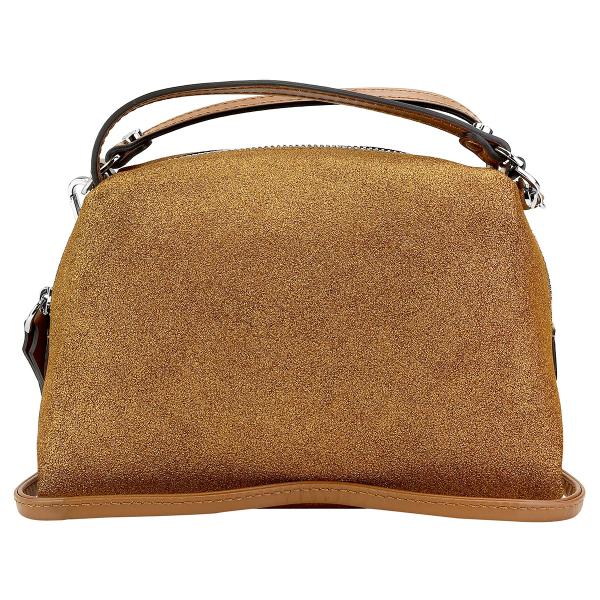 【発売日：2023年11月22日】ジャンニ キアリーニの人気モデル「ARIFA」のSサイズ。コロンとしたフォルムと細いストラップがフェミニンな雰囲気を演出。繊細なラメのような柔らかな輝きをもつ素材で仕立てました。ミニ財布など必要最低限の荷物...