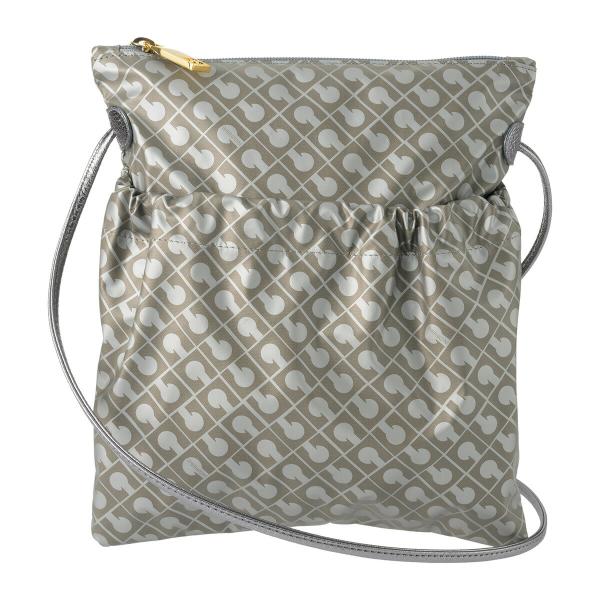 【発売日：2025年05月12日】1885年にイタリア・フィレンツェでガリバルド・ゲラルディーニによって創業された「GHERARDINI/ゲラルディーニ」は、イタリアらしい上品で洗練されたスタイルを特徴とし、エレガントで機能的なバッグが人気...