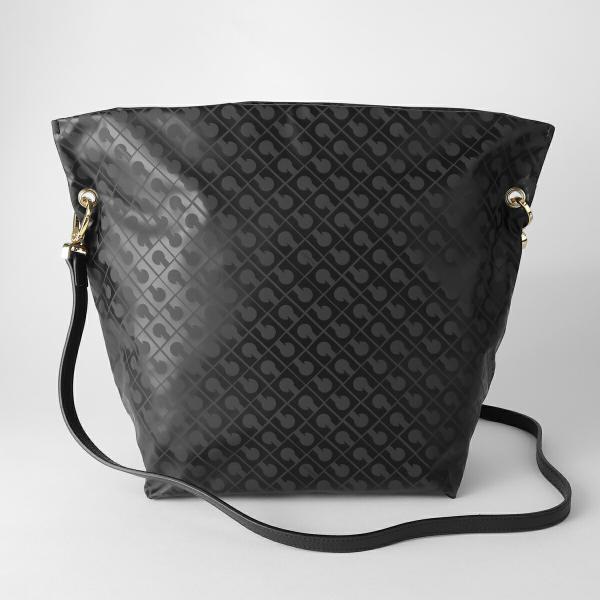 1885年にイタリア・フィレンツェでガリバルド・ゲラルディーニによって創業された「GHERARDINI/ゲラルディーニ」は、イタリアらしい上品で洗練されたスタイルを特徴とし、エレガントで機能的なバッグが人気のブランドです。軽さと柔らかさが特...