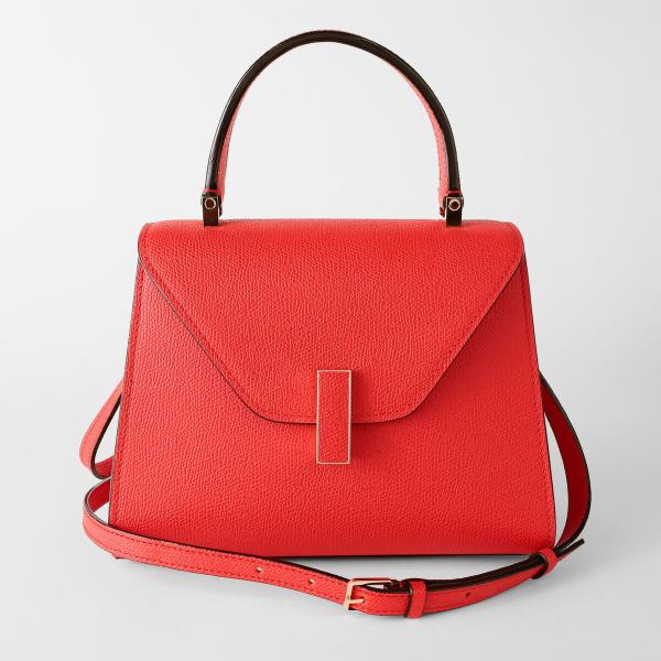 【発売日：2025年12月02日】ブランドアイコンでもある、かっちりとした台形フォルムが洗練された印象の「イジィデ 」ミニサイズ。上品で無駄のないクリーンなデザインが特徴。底鋲が付いているので長くきれいに使える点もポイントです。シンプルな内...