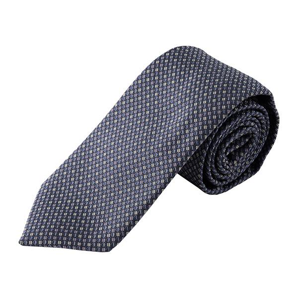【発売日：2023年03月02日】ジオメトリックパターンが全面にプリントされたネクタイ。肌触りの良いマルベリーシルクを使用。さりげない光沢と柔らかなデザイン生地が上品で洗練された大人のVゾーンを演出してくれます。流行にとらわれず長く愛用でき...