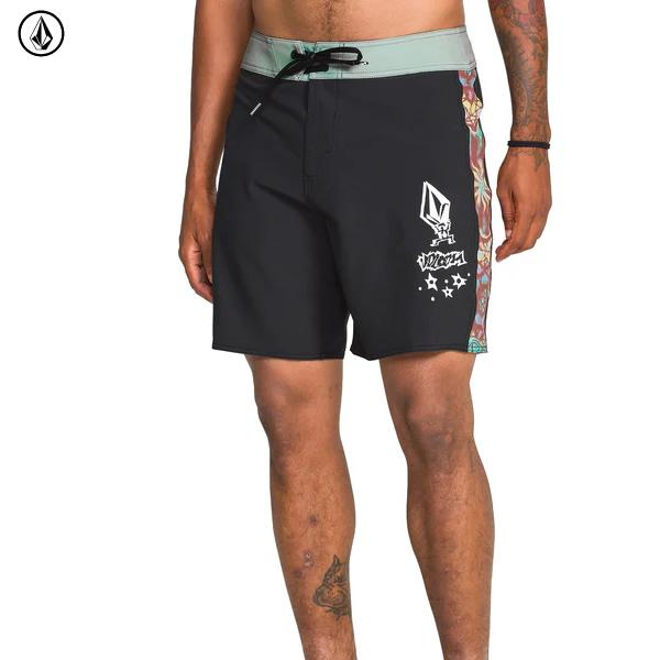 VOLCOM トランクス VBS262004 STAR SHIELDS FA MOD 18定価：￥7,800 (税抜き)18インチのレングスを採用し、パフォーマンスを妨げないシルエットを実現。ウエストには調整が容易なFit Tieシステムを...