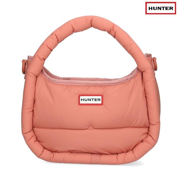 HUNTER トートバッグ FRAMED PUFFER MIDI HOBO UBX3712KBM 定価：　￥16,000（税抜き）フレームドパファーミディホーボーは、半月型のデイリーユースに最適な新しいシルエットのバックです。リサイクルポリ...