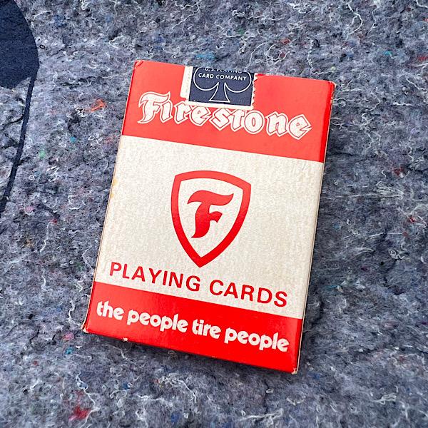 Vintage デッドストック Firestone Playing Cards トランプ新品未開封箱サイズ  約9cm ×約6.5cm×約1.7cm★デッドストックの為、長期の保管時についた多少の薄汚れがあります。ビンテージ商品がご理解いた...