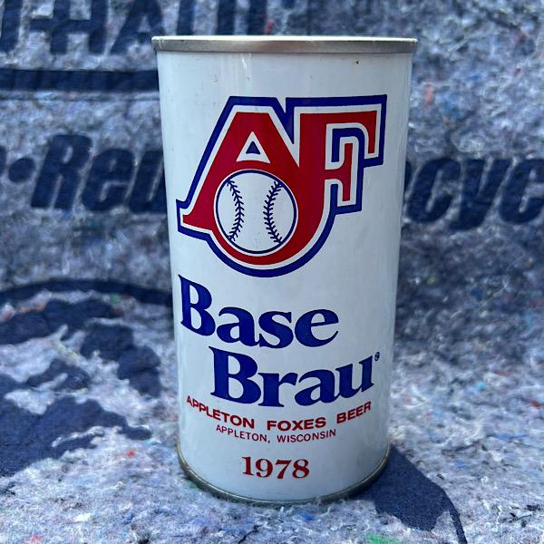 Vintage BaseBrau 1978 ビール 空缶 APPLETON FOXES BEERビンテージ商品のため、多少のキズやへこみがありますが比較的良い状態の物です。新品ではありません。アメリカアンティーク雑貨に興味のある方にお勧めで...