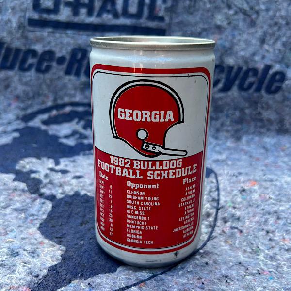 Vintage 1982 Country Club Malt Liquor Georgia Bulldogs Football Schedule BEER CANビンテージ商品のため、多少のキズやへこみがありますが比較的良い状態の物です。新...