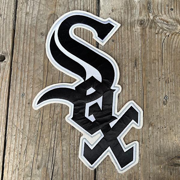 ビッグサイズ ワッペン ワッペン シカゴ・ホワイトソックスサイズ：約36.5cm×23.5cmジャケットやトートバッグなど、大きいサイズのワッペンです。発送時は軽く折りたたんで発送させて頂きます。未使用ですが長期保存品です。一点物の為、返品...