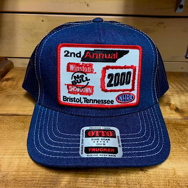 アメリカ買い付けのワッペンを厳選し、一つずつバランスを見てキャップに縫い付けています。サイズはフリーサイズで、後ろ部分がプラスティックのアジャスター(スナップバック)になっているので調整ができます。★ワッペンはビンテージ等のワッペンを使用し...