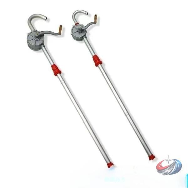 ドラム缶からの油の移し替えなどに便利！回し式の取っ手、曲がるパイプで汚れず作業が可能！高粘度油の移し替えにチューブは蛇腹なので伸縮可能！商品詳細噴出量(約)：25L/分 70回転重量(約)：1.22kg本体全長(約)：128cmチューブ部分...