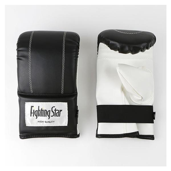 親指があるタイプのパンチンググローブ！手首がゴムになっており付け外しが簡単にできます。初心者にオススメです！サイズ：S・M・Lカラー：黒・青・赤素材：PU原産国：パキスタン【パンチンググローブ】