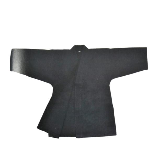 SUMMERの特長1.棉100％なのですばらしく気持ちいいです。2.剣道衣の織りはワッフル状で汗をかいてもべたつきません。3.袴には30番手の上等な糸を使用して、軽くかつ薄く仕上げています。