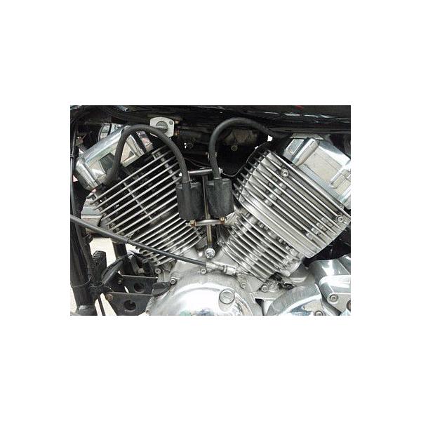 YAMAHADRAG STAR400Coil Transference取付けブラケット、ボルト付きヤマハ　DS400用ドラッグスター400用のイグニッションコイル移設キットです。イグニッションコイルをハーレーの様にエンジンとエンジンの間に移...