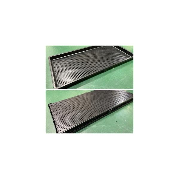 ※北海道・沖縄県・離島への配送は、別途送料を申し受けます。《仕様》●カラー：ブラック●材質：PP●サイズ　・内寸：横58×縦28×高2.8cm　・外寸：横60.5×縦30.4×高3.3cm　※材質PPにつき、mm単位での寸法のズレが生じる可...